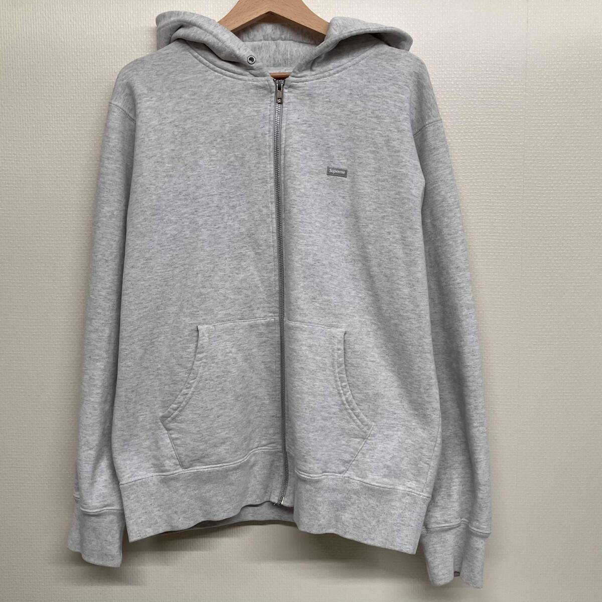 Yahoo!オークション -「supreme スモールボックス」(パーカ Yahoo!オークション -「supreme スモールボックス」(パーカ