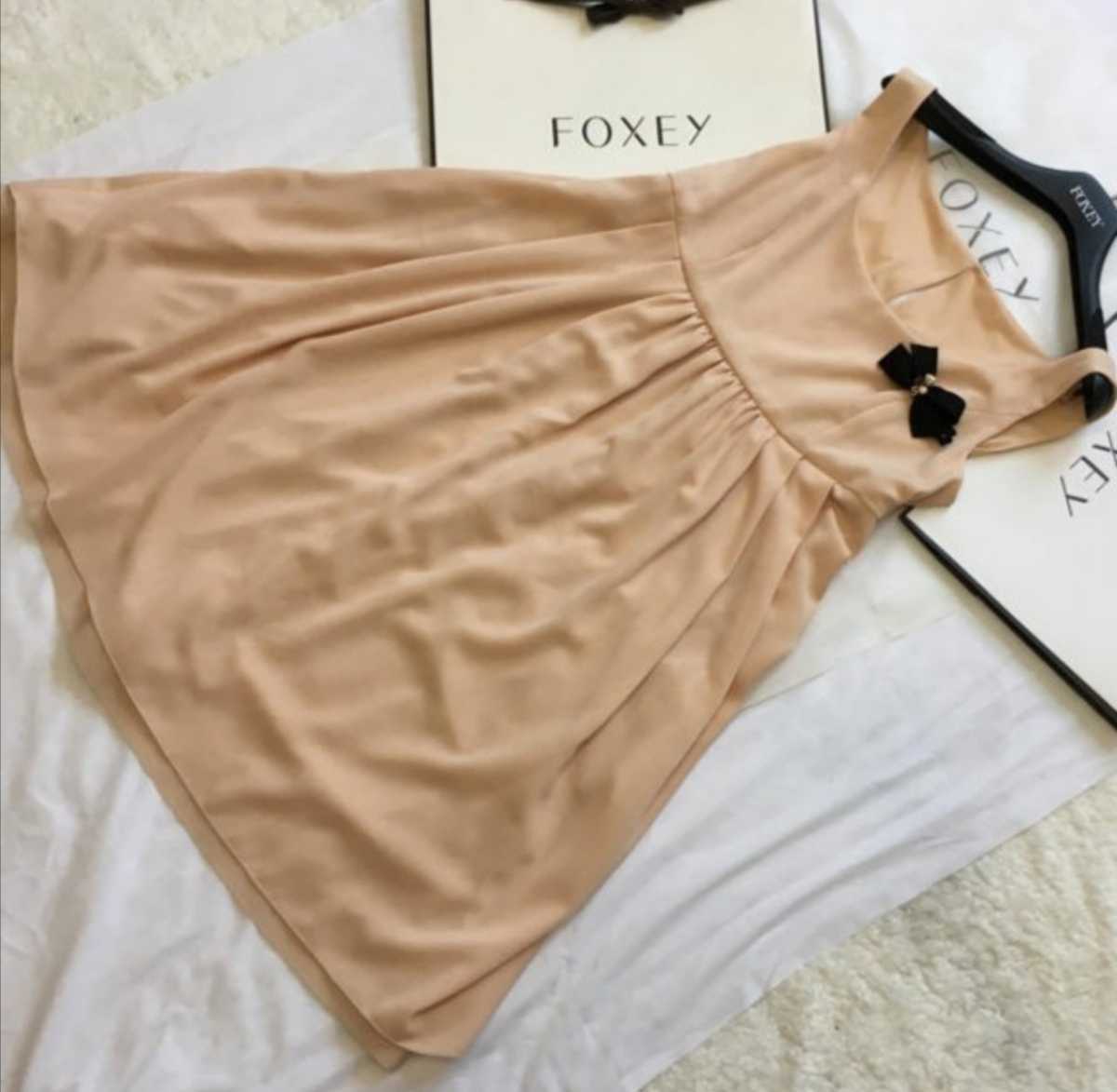 っています FOXEY by いしこ's shop｜フォクシーならラクマ - 美品☆サーモンピンクの上品、華麗なワンピース／結婚式／成人式／あらゆるセレモニーの通販 にあるとお - www ...