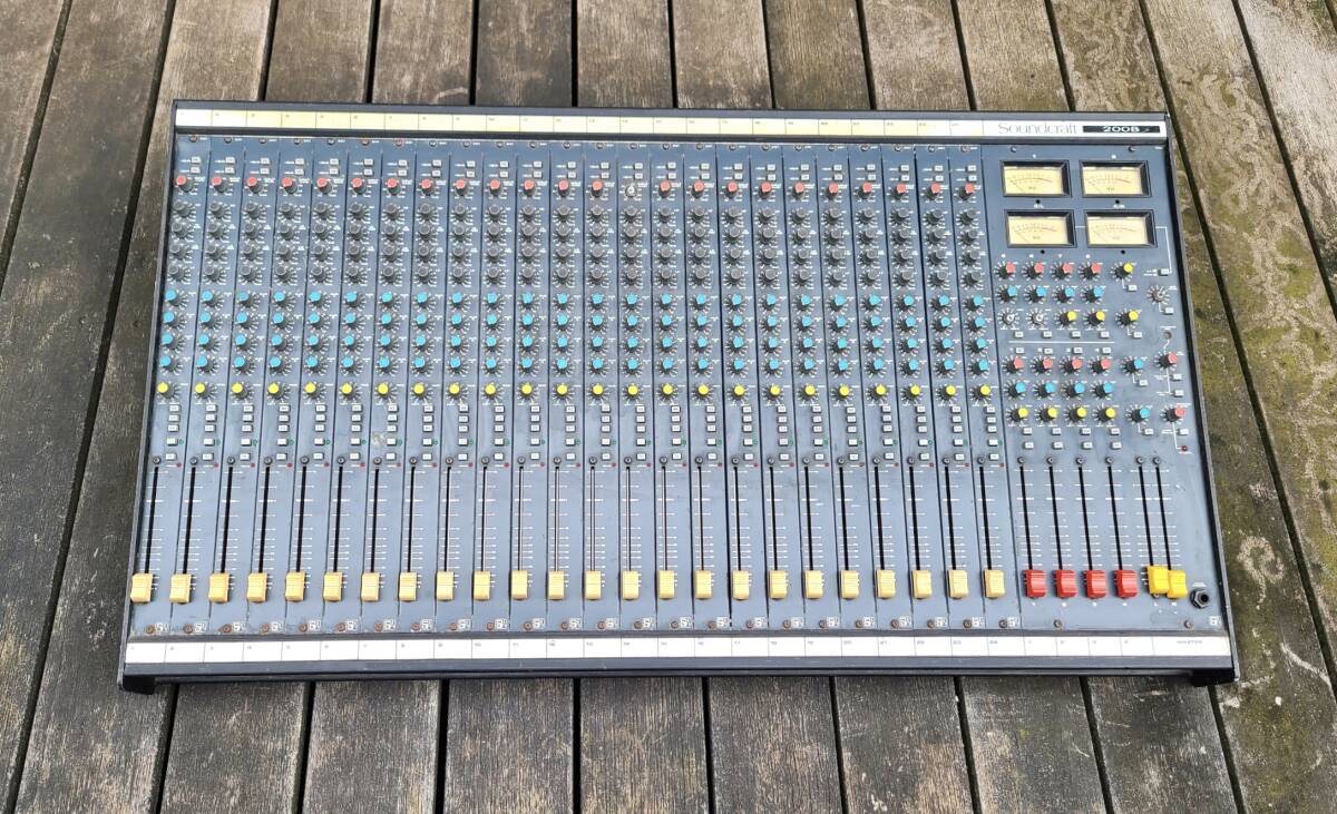 Yahoo!オークション -「soundcraft 200」(ミキサー Yahoo!オークション -「soundcraft 200」(ミキサー
